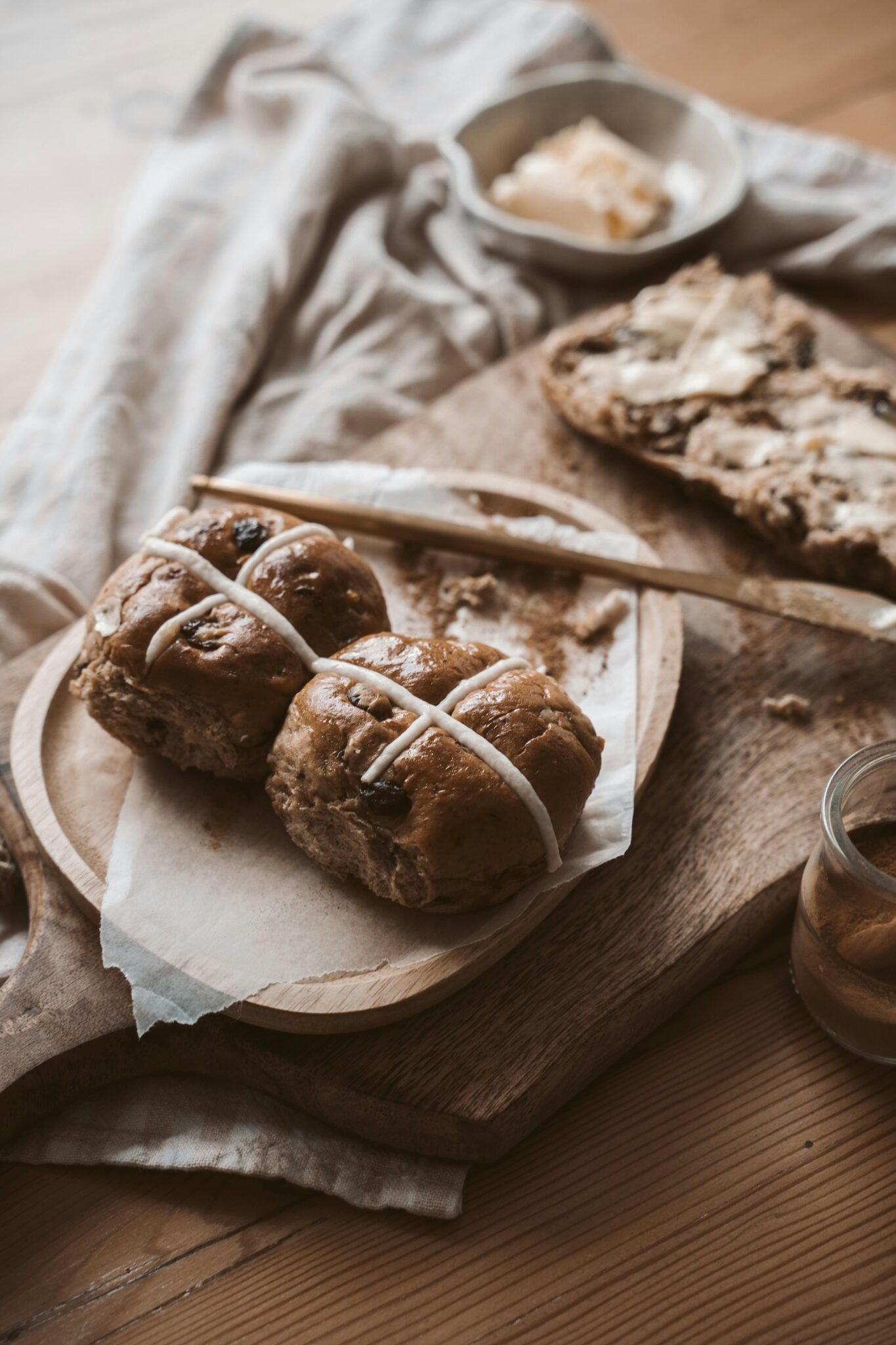 Sourdough Hot Cross Buns: A Rustic Farmhouse Treat for Spring Mornings ...